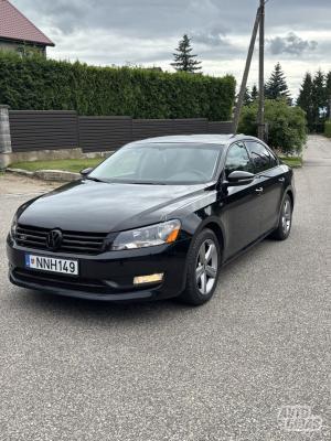 Black Volkswagen Passat 2012 in Vilnius, with an engine capacity of 2.50 L and mileage of 199 thousand km for 5699 €, photo 3 on AUTOMOTO.COM.LV