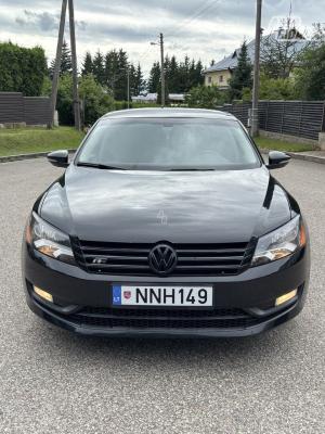 Black Volkswagen Passat 2012 in Vilnius, with an engine capacity of 2.50 L and mileage of 199 thousand km for 5699 €, photo 4 on AUTOMOTO.COM.LV