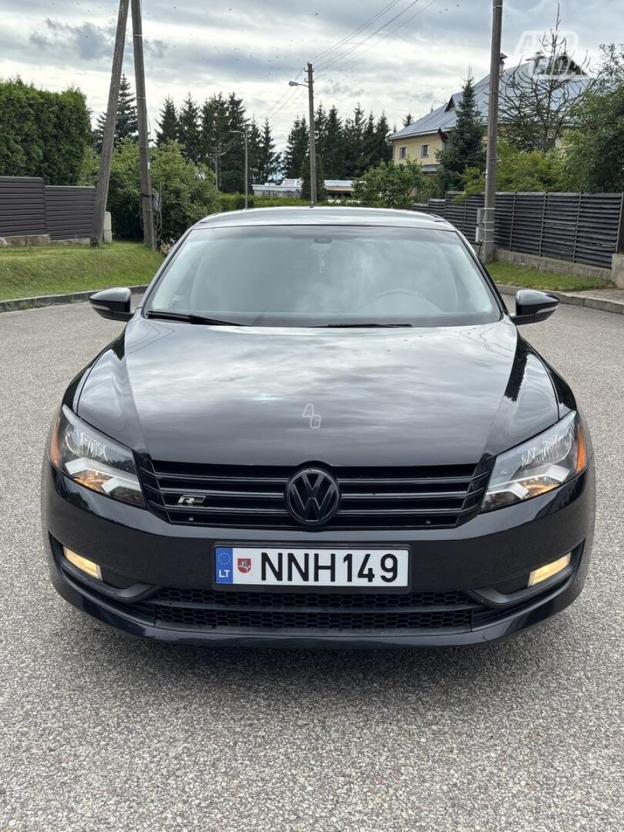Black Volkswagen Passat 2012 in Vilnius, with an engine capacity of 2.50 L and mileage of 199 thousand km for 5699 €, photo 4 on AUTOMOTO.COM.LV