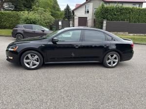 Black Volkswagen Passat 2012 in Vilnius, with an engine capacity of 2.50 L and mileage of 199 thousand km for 5699 €, photo 6 on AUTOMOTO.COM.LV