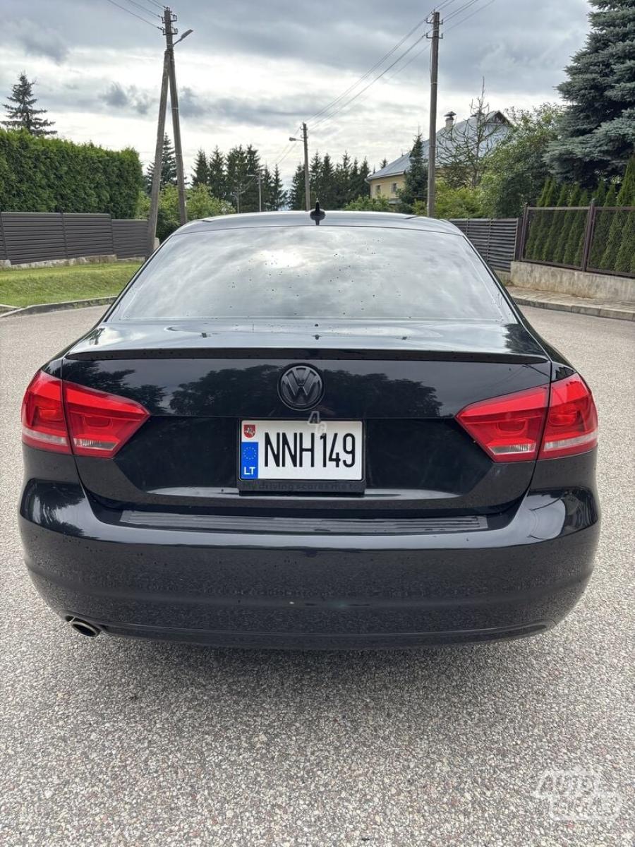Black Volkswagen Passat 2012 in Vilnius, with an engine capacity of 2.50 L and mileage of 199 thousand km for 5699 €, photo 9 on AUTOMOTO.COM.LV