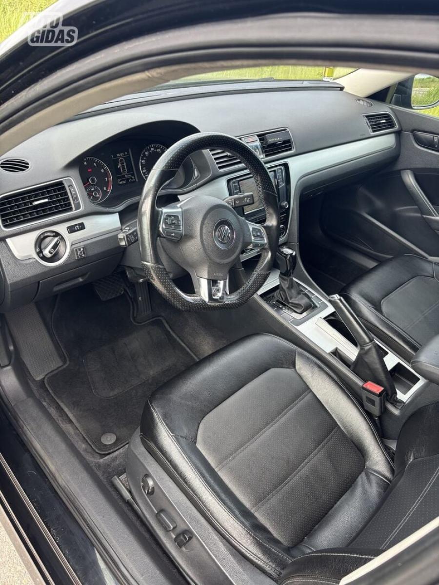 Black Volkswagen Passat 2012 in Vilnius, with an engine capacity of 2.50 L and mileage of 199 thousand km for 5699 €, photo 10 on AUTOMOTO.COM.LV
