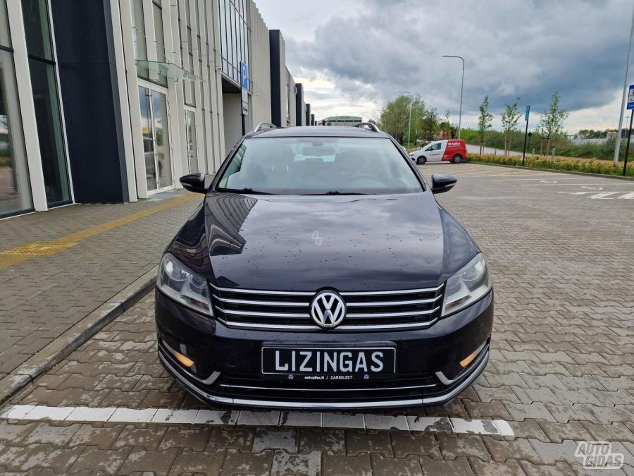 Black Volkswagen Passat 2013 in Vilnius, with an engine capacity of 1.60 L and mileage of 230 thousand km for 6399 €, photo 3 on AUTOMOTO.COM.LV