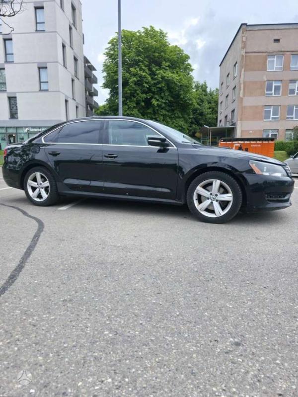 Melns Volkswagen Passat 2013 Viļņa, ar dzinēja tilpumu 2.50 L un nobraukumu 412 tūkst. km par 3900 €, foto 2 vietnē AUTOMOTO.COM.LV