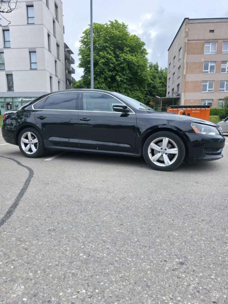 Melns Volkswagen Passat 2013 Viļņa, ar dzinēja tilpumu 2.50 L un nobraukumu 412 tūkst. km par 3900 €, foto 3 vietnē AUTOMOTO.COM.LV