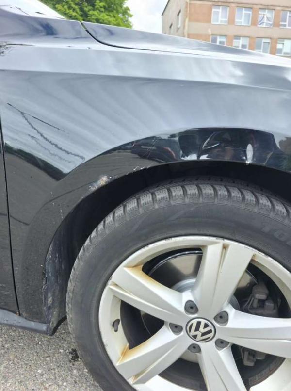Melns Volkswagen Passat 2013 Viļņa, ar dzinēja tilpumu 2.50 L un nobraukumu 412 tūkst. km par 3900 €, foto 8 vietnē AUTOMOTO.COM.LV