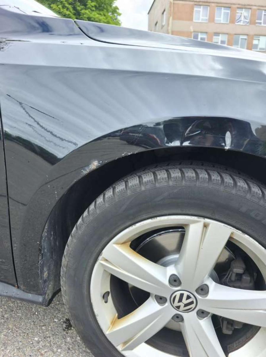 Melns Volkswagen Passat 2013 Viļņa, ar dzinēja tilpumu 2.50 L un nobraukumu 412 tūkst. km par 3900 €, foto 9 vietnē AUTOMOTO.COM.LV