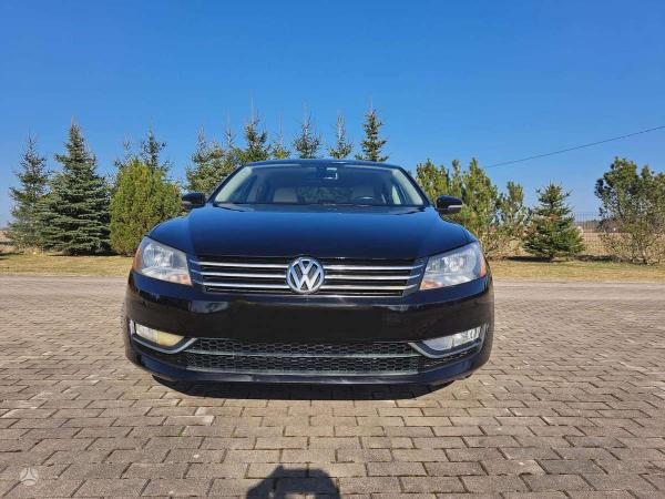 Black Volkswagen Passat 2013 in Vilnius, with an engine capacity of 1.97 L and mileage of 315 thousand km for 5700 €, photo 2 on AUTOMOTO.COM.LV