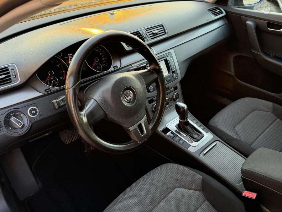 Melns Volkswagen Passat 2013 Viļņa, ar dzinēja tilpumu 1.39 L un nobraukumu 205 tūkst. km par 2450 €, foto 11 vietnē AUTOMOTO.COM.LV