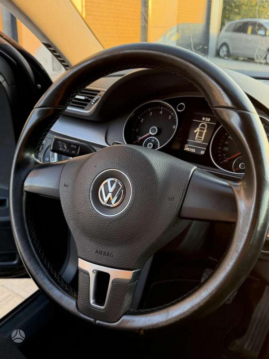 Melns Volkswagen Passat 2013 Viļņa, ar dzinēja tilpumu 1.39 L un nobraukumu 205 tūkst. km par 2450 €, foto 20 vietnē AUTOMOTO.COM.LV