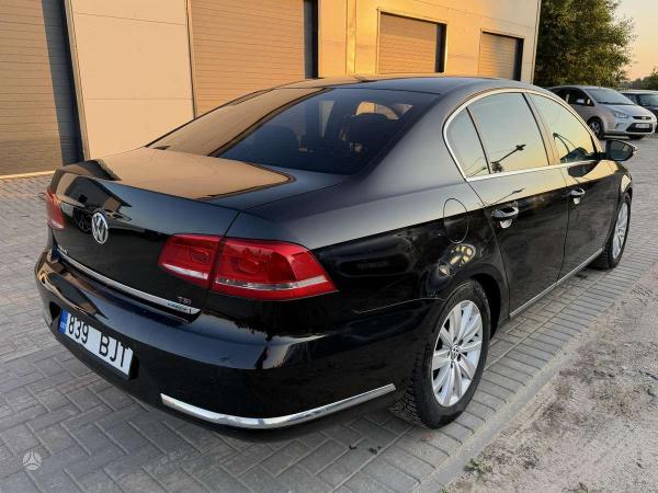 Black Volkswagen Passat 2013 in Vilnius, with an engine capacity of 1.39 L and mileage of 205 thousand km for 2450 €, photo 7 on AUTOMOTO.COM.LV
