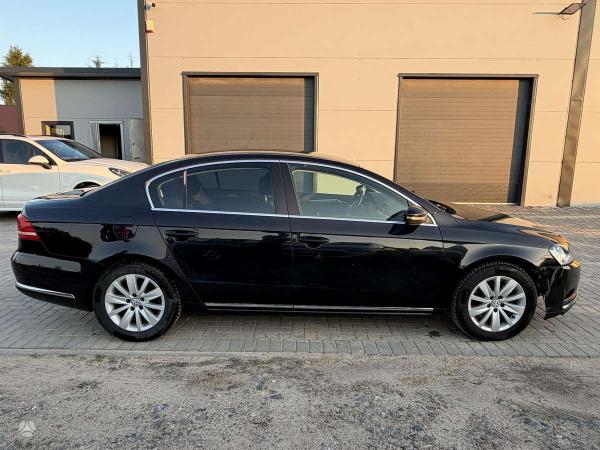 Black Volkswagen Passat 2013 in Vilnius, with an engine capacity of 1.39 L and mileage of 205 thousand km for 2450 €, photo 8 on AUTOMOTO.COM.LV