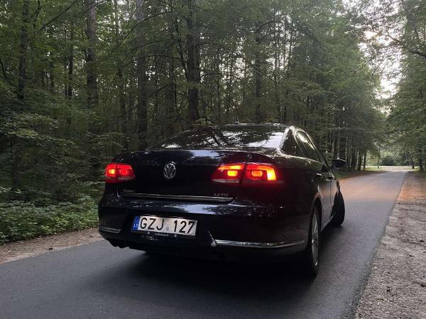 Black Volkswagen Passat 2013 in Vilnius, with an engine capacity of 1.97 L and mileage of 358 thousand km for 3500 €, photo 3 on AUTOMOTO.COM.LV