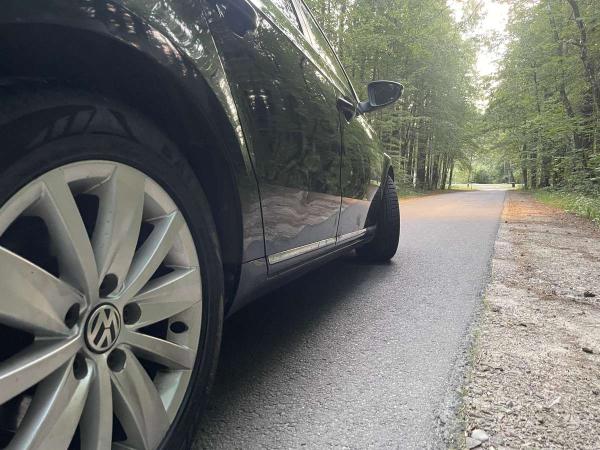 Black Volkswagen Passat 2013 in Vilnius, with an engine capacity of 1.97 L and mileage of 358 thousand km for 3500 €, photo 4 on AUTOMOTO.COM.LV