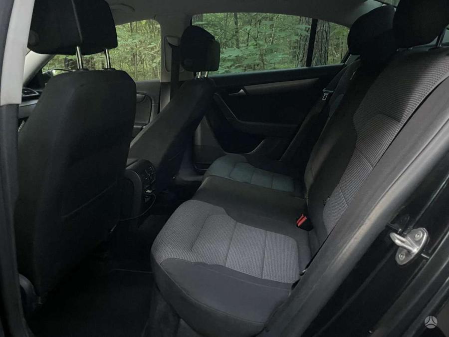 Melns Volkswagen Passat 2013 Viļņa, ar dzinēja tilpumu 1.97 L un nobraukumu 358 tūkst. km par 3500 €, foto 6 vietnē AUTOMOTO.COM.LV