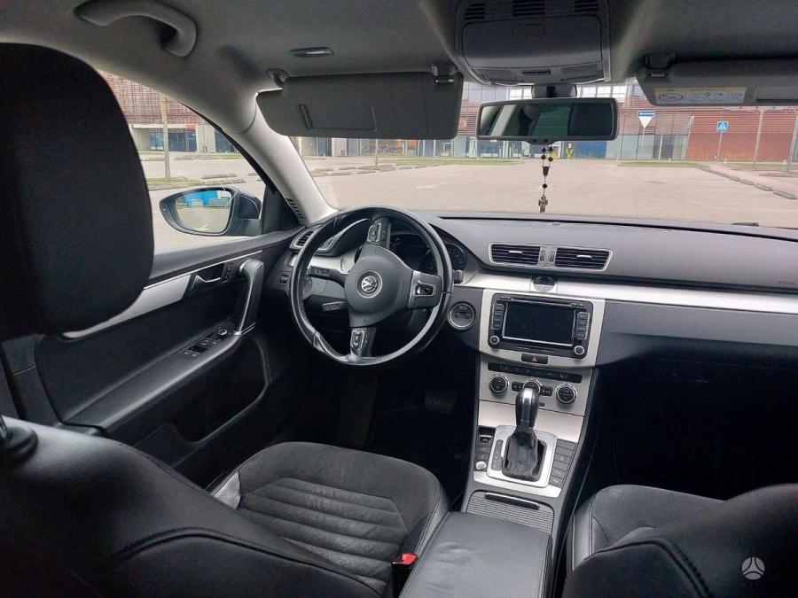 Melns Volkswagen Passat 2014 Klaipėda, ar dzinēja tilpumu 1.97 L un nobraukumu 279 tūkst. km par 8118 €, foto 5 vietnē AUTOMOTO.COM.LV