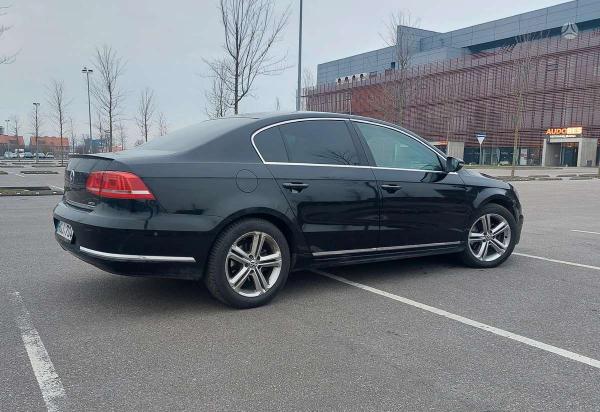 Melns Volkswagen Passat 2014 Klaipėda, ar dzinēja tilpumu 1.97 L un nobraukumu 279 tūkst. km par 8118 €, foto 3 vietnē AUTOMOTO.COM.LV