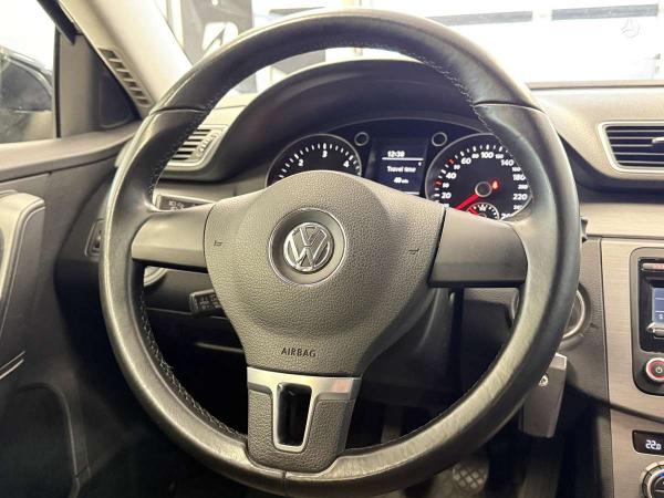 Melns Volkswagen Passat 2014 Kauņa, ar dzinēja tilpumu 1.97 L un nobraukumu 163 tūkst. km par 7700 €, foto 10 vietnē AUTOMOTO.COM.LV