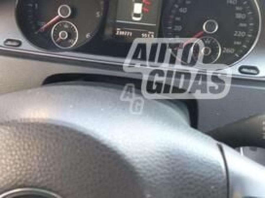 Black Volkswagen Passat 2014 in Kaunas, with an engine capacity of 2.00 L and mileage of 240 thousand km for 6300 €, photo 5 on AUTOMOTO.COM.LV