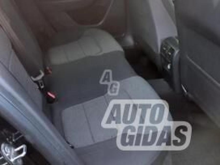 Black Volkswagen Passat 2014 in Kaunas, with an engine capacity of 2.00 L and mileage of 240 thousand km for 6300 €, photo 8 on AUTOMOTO.COM.LV