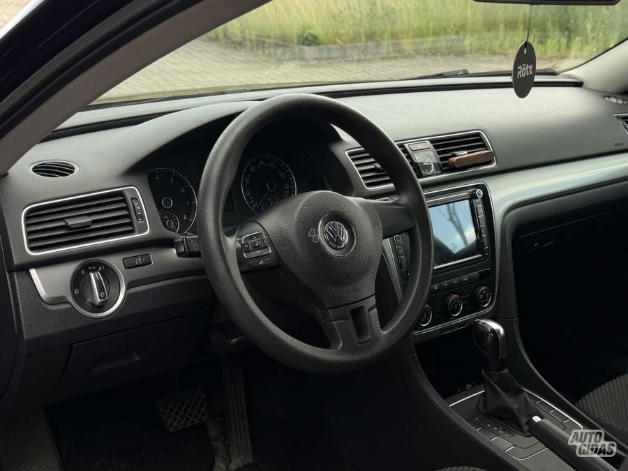 Melns Volkswagen Passat 2014 Kaišiadorys, ar dzinēja tilpumu 2.50 L un nobraukumu 191 tūkst. km par 4100 €, foto 16 vietnē AUTOMOTO.COM.LV