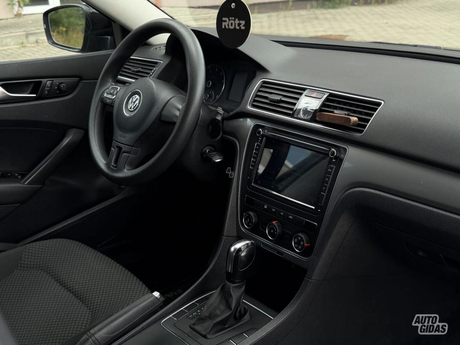 Melns Volkswagen Passat 2014 Kaišiadorys, ar dzinēja tilpumu 2.50 L un nobraukumu 191 tūkst. km par 4100 €, foto 18 vietnē AUTOMOTO.COM.LV