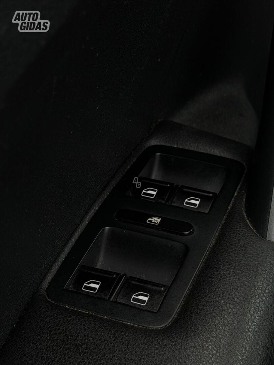 Melns Volkswagen Passat 2014 Kaišiadorys, ar dzinēja tilpumu 2.50 L un nobraukumu 191 tūkst. km par 4100 €, foto 19 vietnē AUTOMOTO.COM.LV