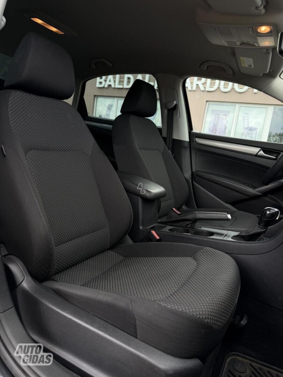 Melns Volkswagen Passat 2014 Kaišiadorys, ar dzinēja tilpumu 2.50 L un nobraukumu 191 tūkst. km par 4100 €, foto 22 vietnē AUTOMOTO.COM.LV