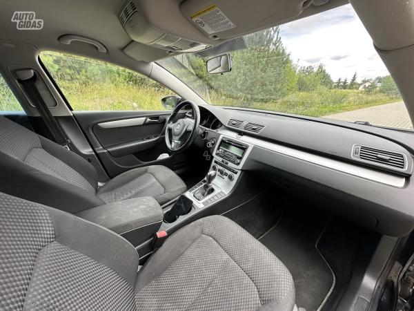 Black Volkswagen Passat 2014 in Vilnius, with an engine capacity of 1.40 L and mileage of 295 thousand km for 3700 €, photo 8 on AUTOMOTO.COM.LV