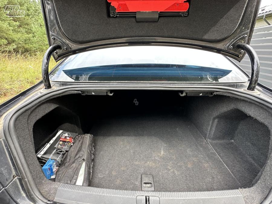 Black Volkswagen Passat 2014 in Vilnius, with an engine capacity of 1.40 L and mileage of 295 thousand km for 3700 €, photo 12 on AUTOMOTO.COM.LV