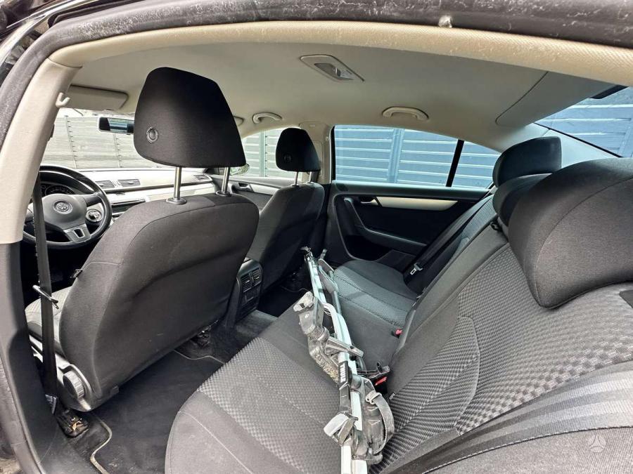 Melns Volkswagen Passat 2014 Viļņa, ar dzinēja tilpumu 1.39 L un nobraukumu 295 tūkst. km par 3700 €, foto 11 vietnē AUTOMOTO.COM.LV
