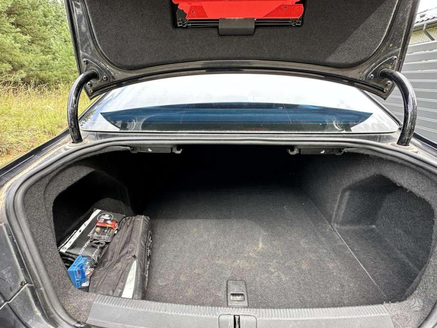 Melns Volkswagen Passat 2014 Viļņa, ar dzinēja tilpumu 1.39 L un nobraukumu 295 tūkst. km par 3700 €, foto 13 vietnē AUTOMOTO.COM.LV
