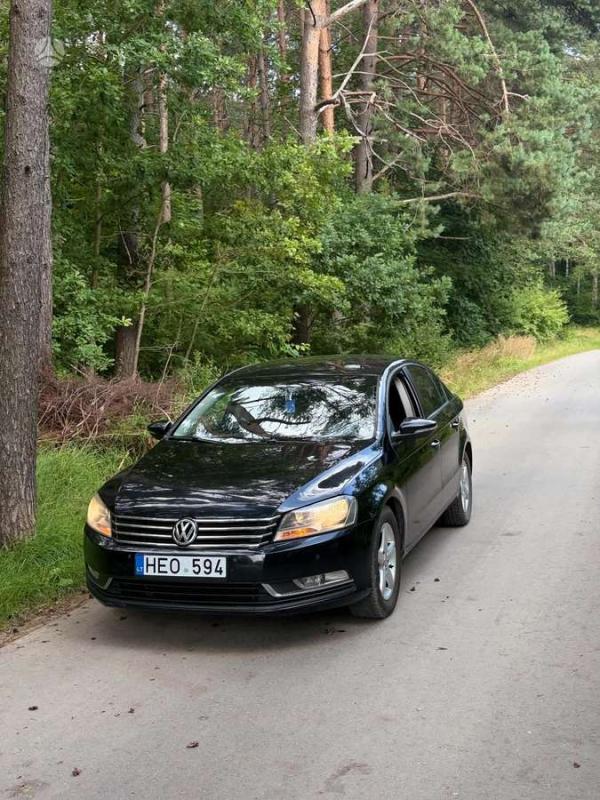 Volkswagen Passat 2014 in Vilnius on AUTOMOTO.COM.LV Black Volkswagen Passat 2014 in Vilnius, with an engine capacity of 1.60 L and mileage of 260 thousand km for 3500 €, photo 1 on AUTOMOTO.COM.LV
