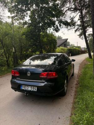 Black Volkswagen Passat 2014 in Vilnius, with an engine capacity of 1.60 L and mileage of 260 thousand km for 3500 €, photo 6 on AUTOMOTO.COM.LV
