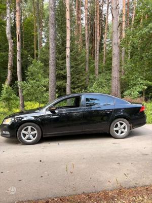Black Volkswagen Passat 2014 in Vilnius, with an engine capacity of 1.60 L and mileage of 260 thousand km for 3500 €, photo 8 on AUTOMOTO.COM.LV
