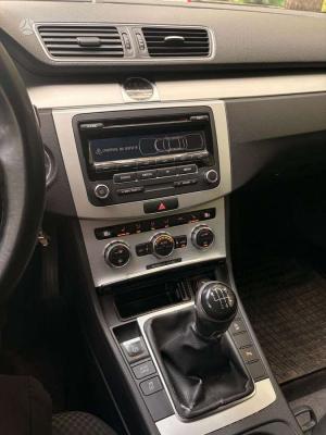 Black Volkswagen Passat 2014 in Vilnius, with an engine capacity of 1.60 L and mileage of 260 thousand km for 3500 €, photo 14 on AUTOMOTO.COM.LV