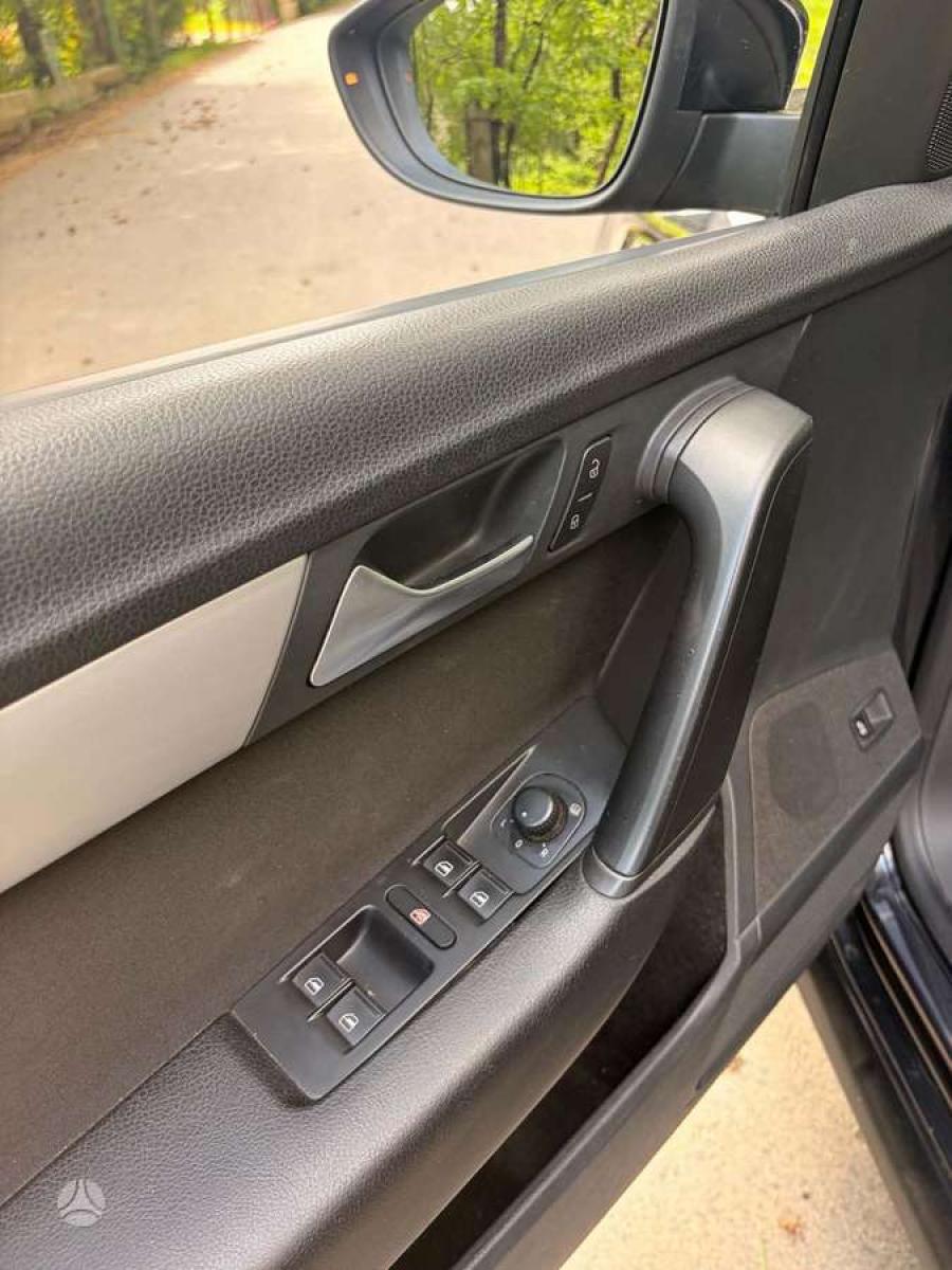 Black Volkswagen Passat 2014 in Vilnius, with an engine capacity of 1.60 L and mileage of 260 thousand km for 3500 €, photo 20 on AUTOMOTO.COM.LV