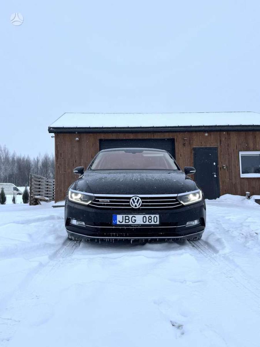 Black Volkswagen Passat 2015 in Ukmerge, with an engine capacity of 0.00 L and mileage of 390 thousand km for 14000 €, photo 1 on AUTOMOTO.COM.LV