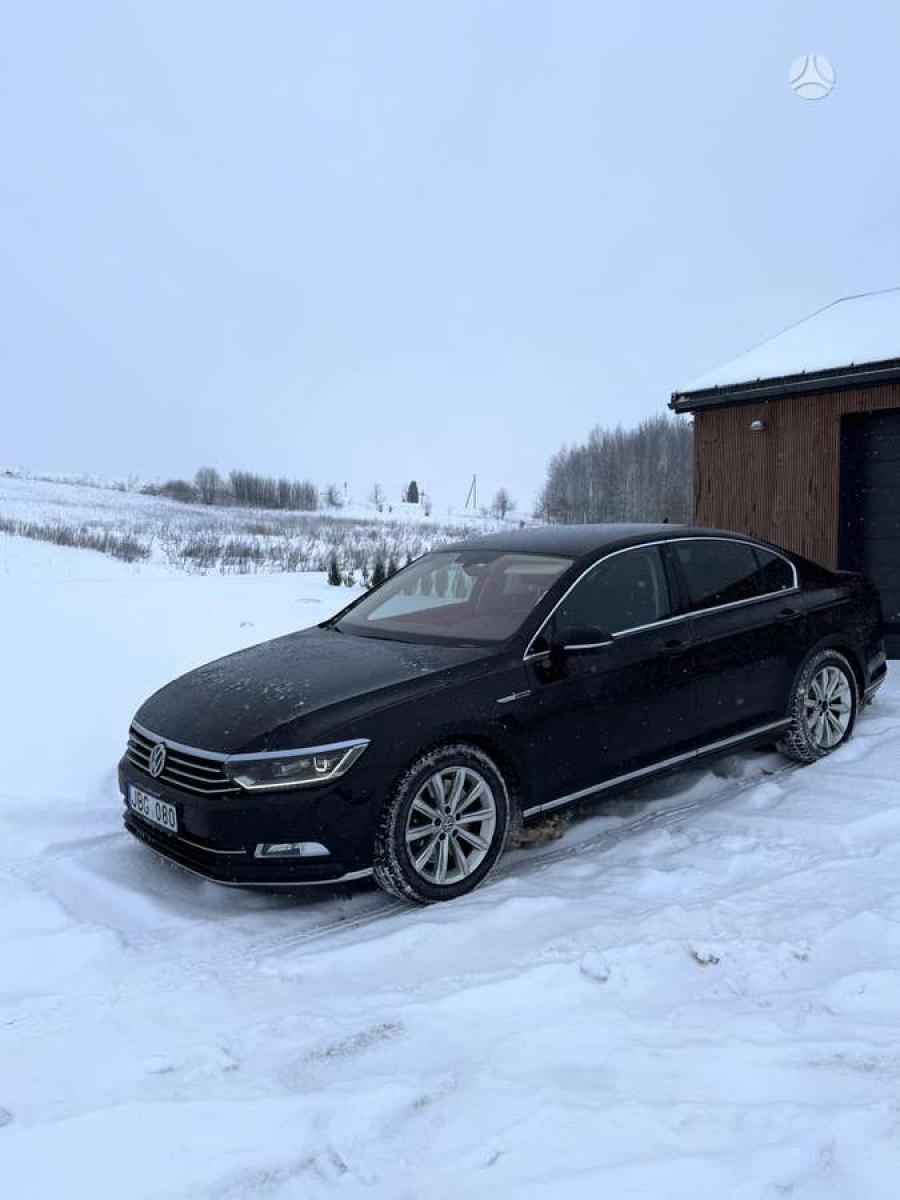 Black Volkswagen Passat 2015 in Ukmerge, with an engine capacity of 0.00 L and mileage of 390 thousand km for 14000 €, photo 3 on AUTOMOTO.COM.LV