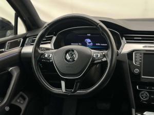 Melns Volkswagen Passat 2015 Viļņa, ar dzinēja tilpumu 1.40 L un nobraukumu 183 tūkst. km par 14250 €, foto 16 vietnē AUTOMOTO.COM.LV