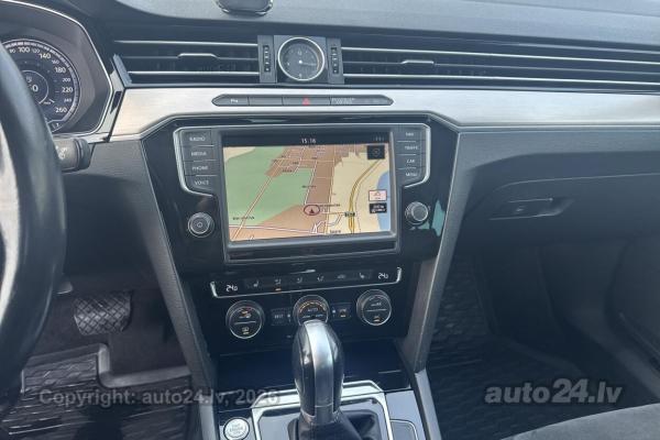 Black Volkswagen Passat 2015 in Parnu, with an engine capacity of 2.00 L and mileage of 230 thousand km for 10990 €, photo 11 on AUTOMOTO.COM.LV