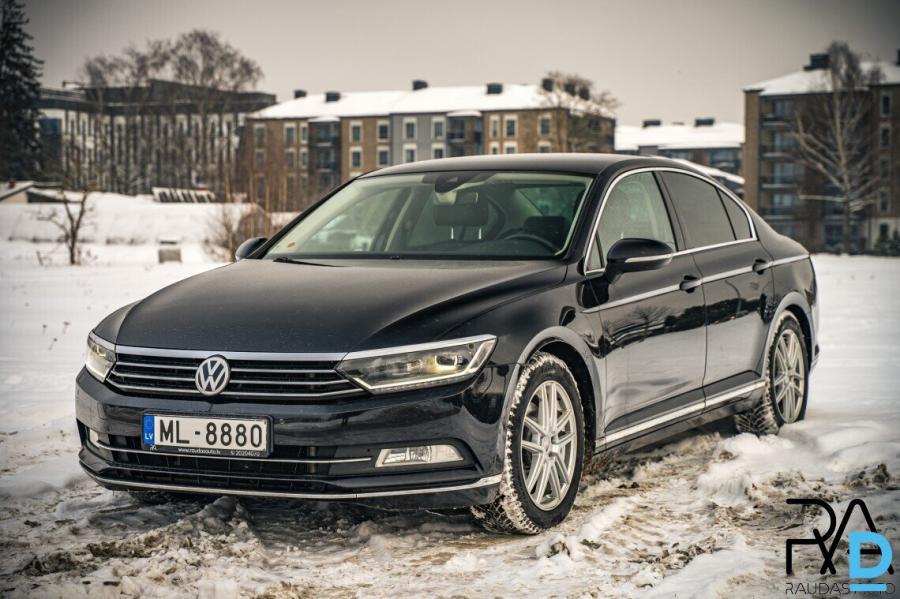 Black Volkswagen Passat 2015 in Riga, with an engine capacity of 2.00 L and mileage of 254 thousand km for 11990 €, photo 1 on AUTOMOTO.COM.LV