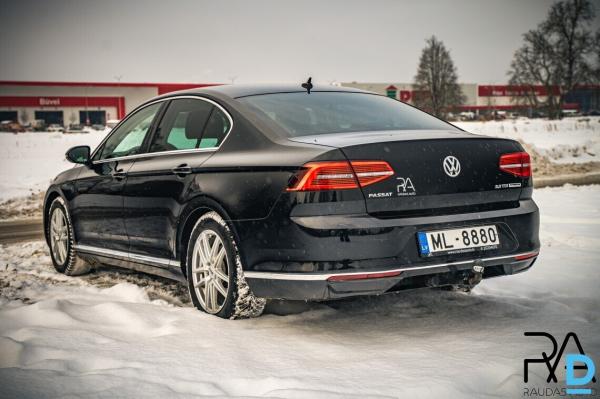 Black Volkswagen Passat 2015 in Riga, with an engine capacity of 2.00 L and mileage of 254 thousand km for 11990 €, photo 2 on AUTOMOTO.COM.LV