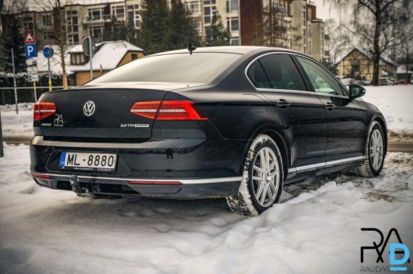 Black Volkswagen Passat 2015 in Riga, with an engine capacity of 2.00 L and mileage of 254 thousand km for 11990 €, photo 3 on AUTOMOTO.COM.LV
