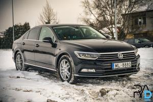 Black Volkswagen Passat 2015 in Riga, with an engine capacity of 2.00 L and mileage of 254 thousand km for 11990 €, photo 4 on AUTOMOTO.COM.LV