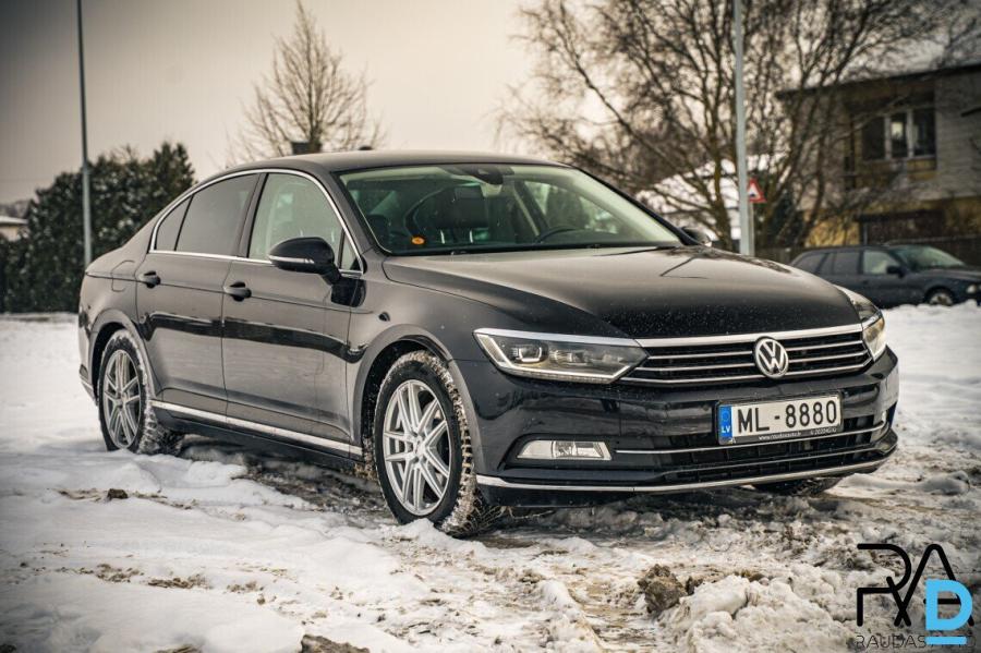 Black Volkswagen Passat 2015 in Riga, with an engine capacity of 2.00 L and mileage of 254 thousand km for 11990 €, photo 4 on AUTOMOTO.COM.LV