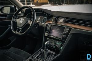 Black Volkswagen Passat 2015 in Riga, with an engine capacity of 2.00 L and mileage of 254 thousand km for 11990 €, photo 5 on AUTOMOTO.COM.LV