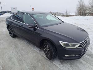 Black Volkswagen Passat 2015 in Vilnius, with an engine capacity of 1.97 L and mileage of 438 thousand km for 8500 €, photo  on AUTOMOTO.COM.LV