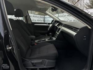 Black Volkswagen Passat 2015 in Vilnius, with an engine capacity of 1.60 L and mileage of 330 thousand km for 7000 €, photo 10 on AUTOMOTO.COM.LV