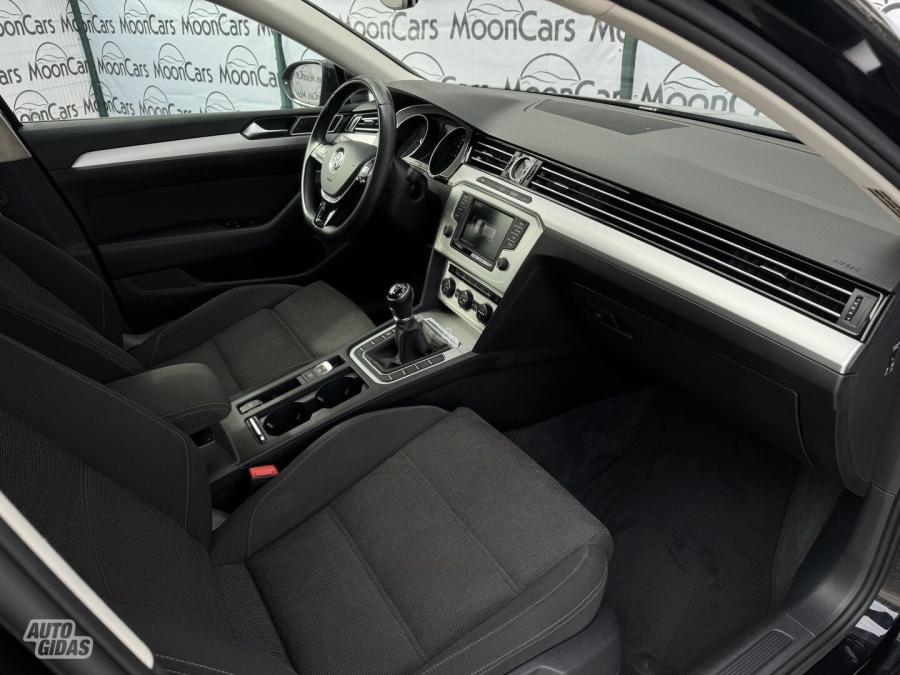 Black Volkswagen Passat 2015 in Vilnius, with an engine capacity of 1.60 L and mileage of 330 thousand km for 7000 €, photo 12 on AUTOMOTO.COM.LV